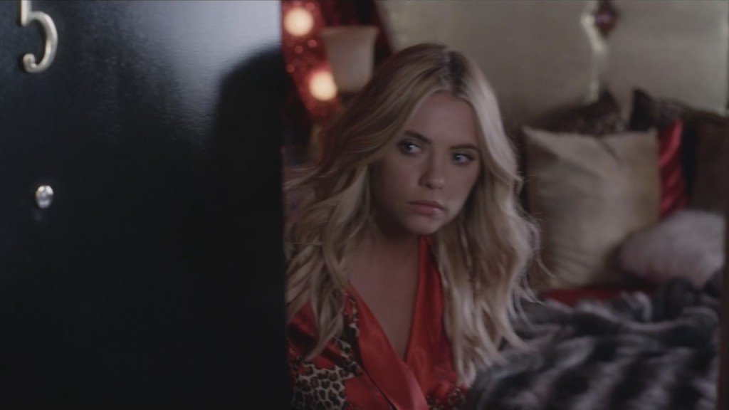 Pretty Little Liars Where Somebody Waits For Me Satin Screencaps ...