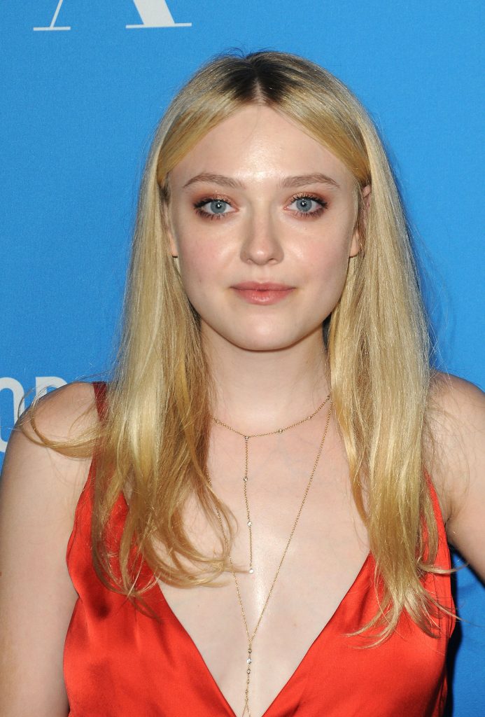 Dakota Fanning 2018 HFPA Grants Banquet Satin - Satiny.org Dakota Fanning 2018 HFPA Grants Banquet Satin - Satiny.org