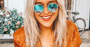 Em Sheldon Instagram 4 - Satiny