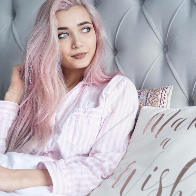 Roxxsaurus Instagram 1 - Satiny