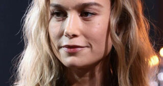 Brie Larson Rodarte Front Row 1 - Satiny.org