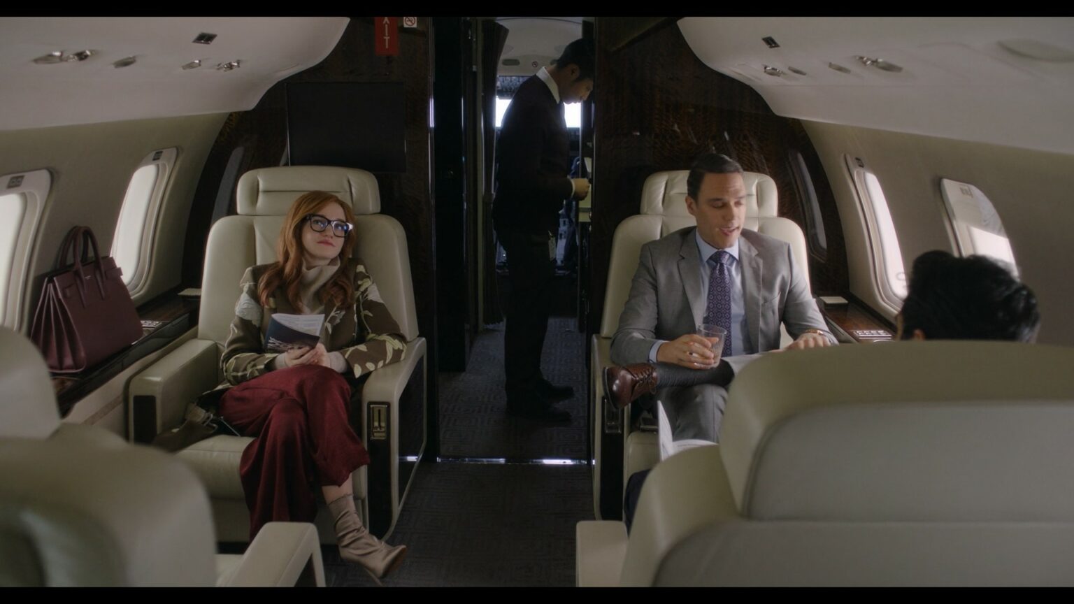 Inventing Anna A Wolf In Chic Clothing Screencaps - Satiny