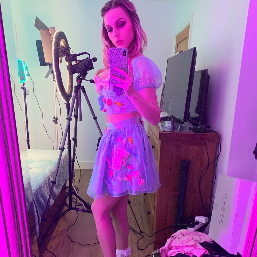 Chloe Toy Instagram 1